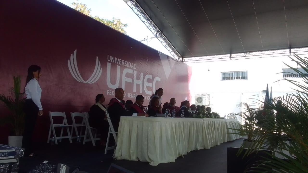 UFHEC Campus Baní gradúa 813 nuevos profesionales