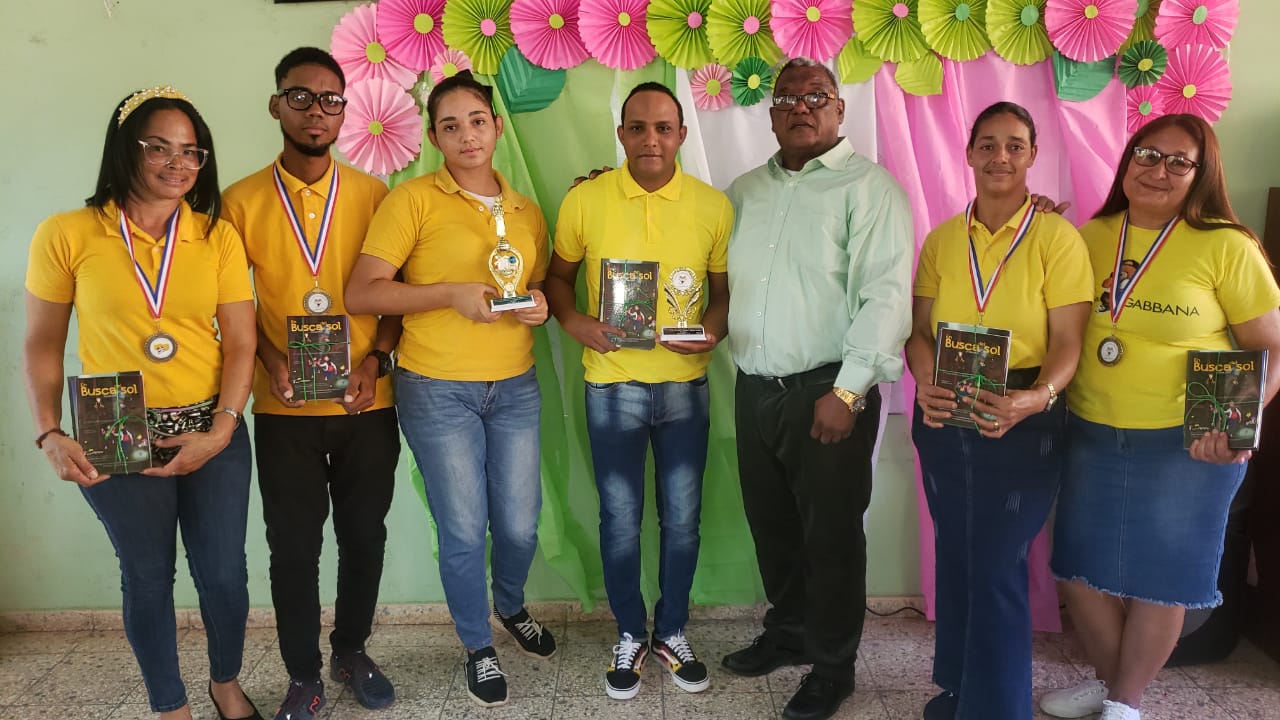 Entregan premios a ganadores del concurso “Lectura y Escritura” en ...