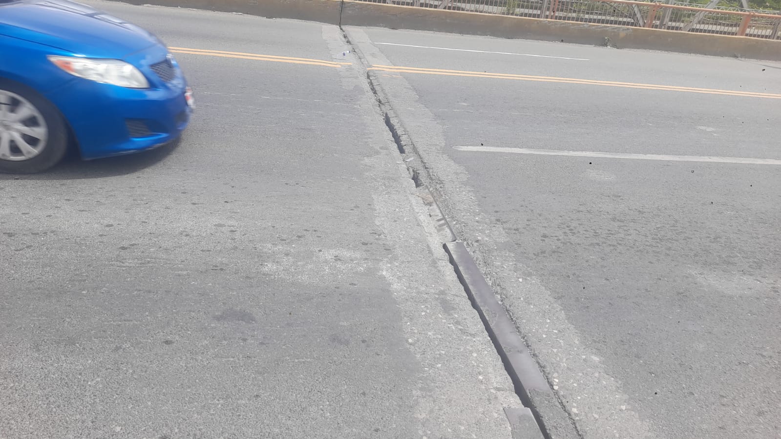 El puente sobre el rio Baní, necesita rápida intervención