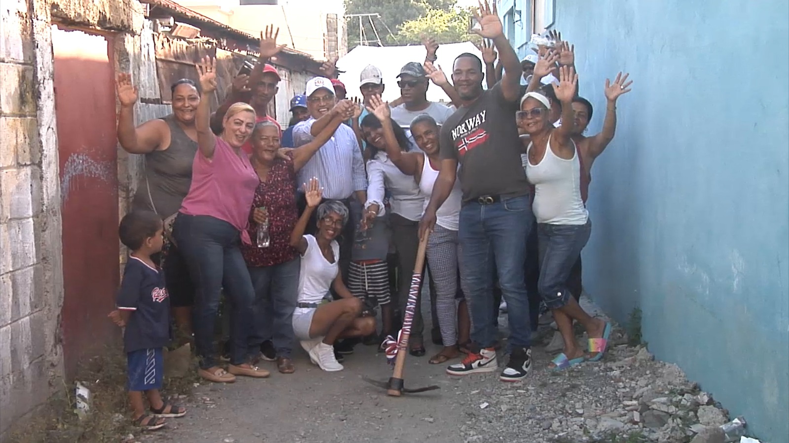 Alcalde Santo Ramírez apertura trabajos hormigonado callejón sector ...